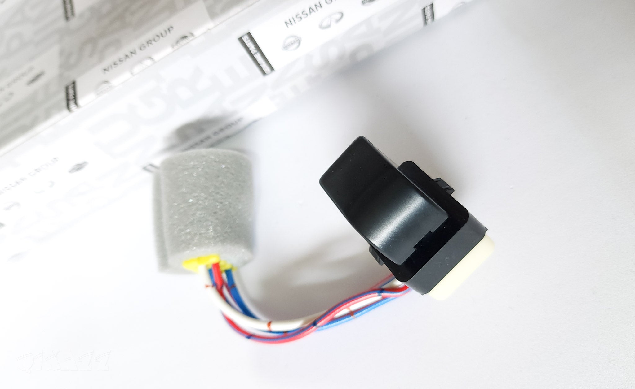 Genuine Nissan Electric Passenger & Rear Power Window Switch Assembly